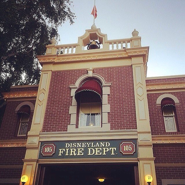 Theres A Secret Apartment Hidden In Disneylands Fire Station 41