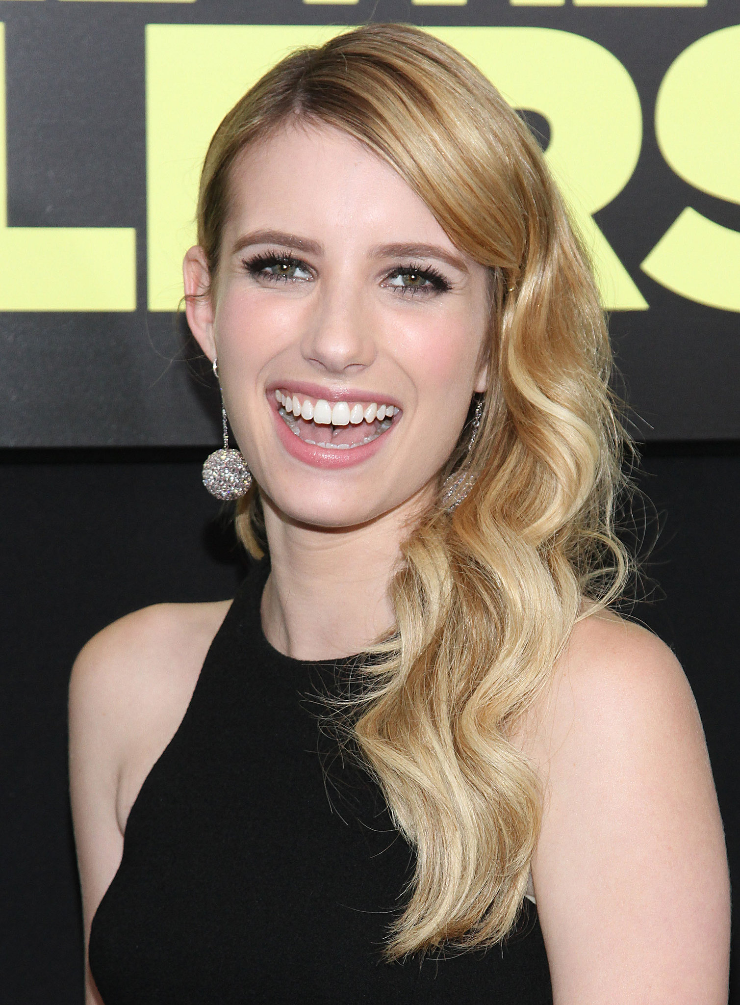 Emma Roberts was all smiles at the We're the Millers premiere. | The ...