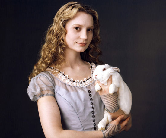 Mia Wasikowska as Alice | A Sneak Peek at Alice in Wonderland Makeup ...