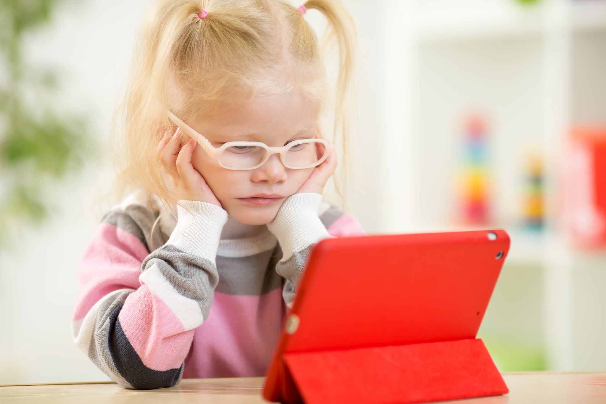 Should You Let Your Kids Use iPads? | POPSUGAR Moms